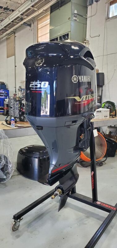 2017 Yamaha VMAX SHO 250 HP 4-Stroke 20″ Shaft – Alpha Marine Outboards